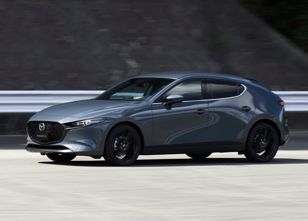 Mazda lanza la nueva línea de color Polymetal Gray para versiones tope ...