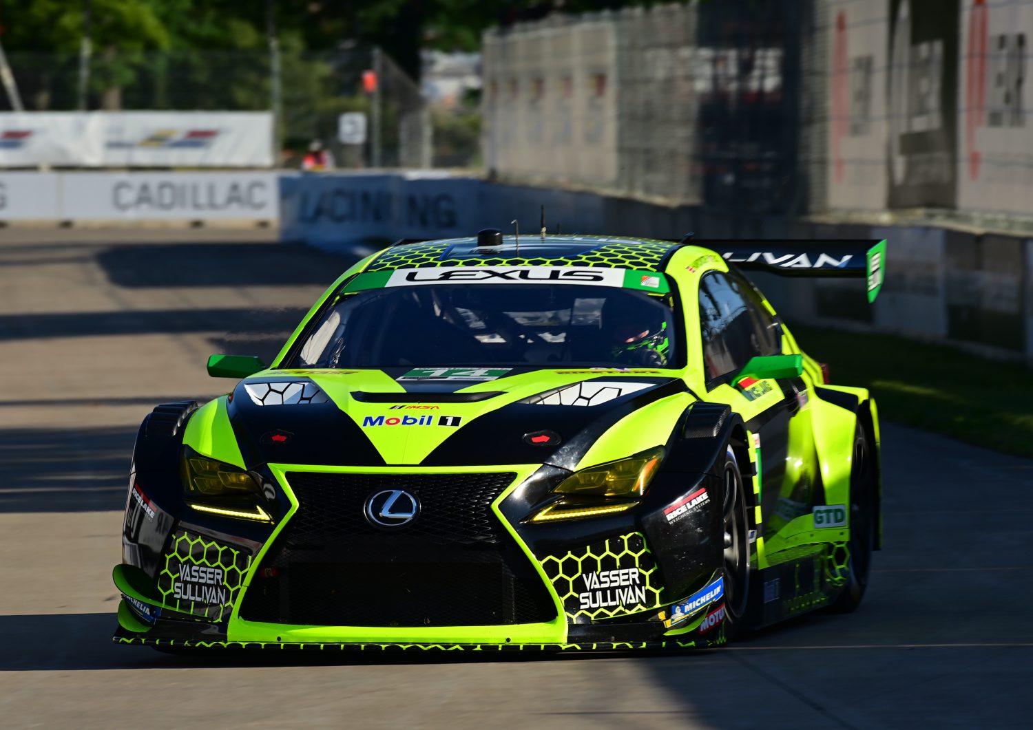 El Lexus RC F GT3 estuvo entre los cinco primeros en la carrera IMSA ...