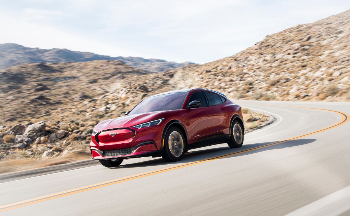 El Ford Mach-E es el primer modelo eléctrico en obtener certificación ...