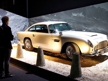 Se vende el Aston Martin DB5 de Sean Connery, el auto de 'James Bond ...