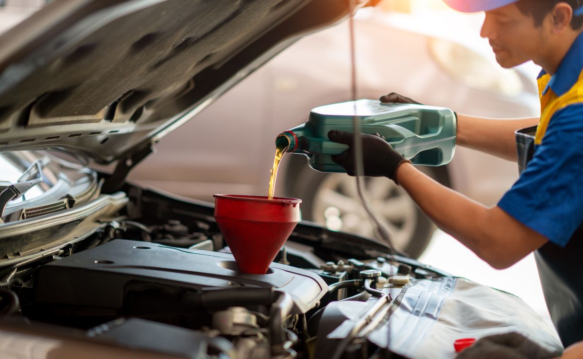 Los 5 fluidos del auto que necesitas revisar o reemplazar antes que ...