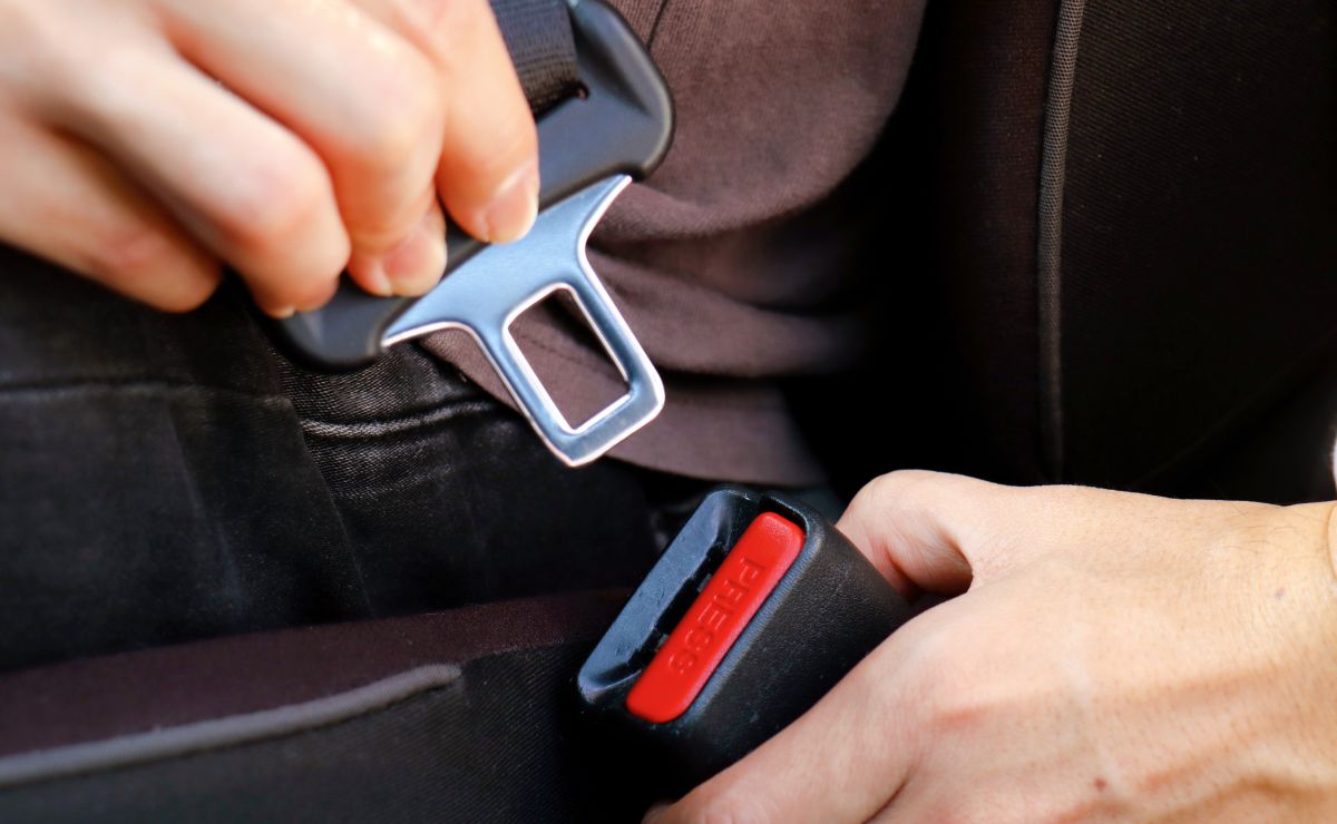 Cómo puedes reparar el enganche del cinturón de seguridad de tu auto ...