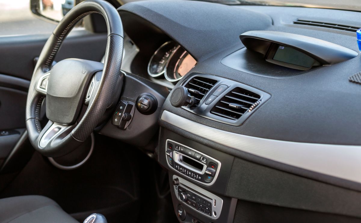 De qué manera puedes reparar el tablero de plástico de tu auto ...