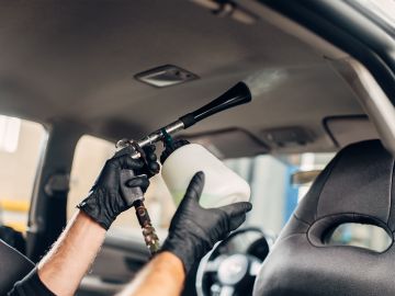 Tapizado descolgado del techo del auto: cómo repararlo - Siempre Auto