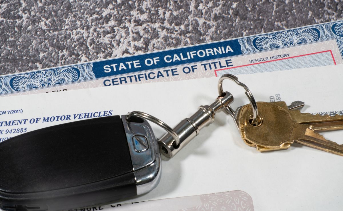 Cómo llenar un título de carro en California paso a paso - Siempre Auto