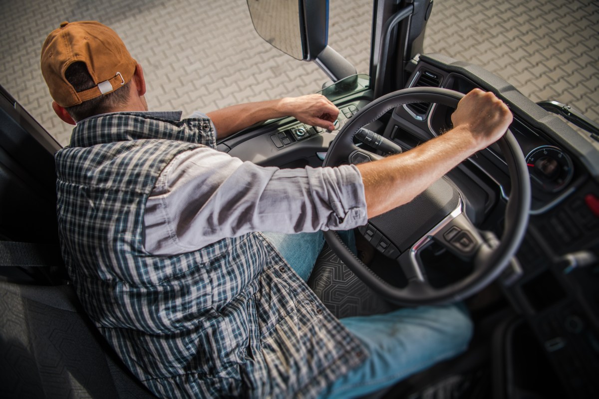 Escuelas de CDL en español cerca de mí - Siempre Auto