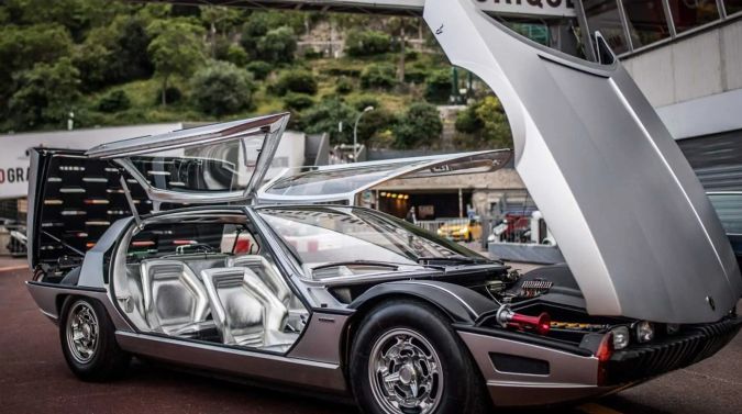 Modelo del carro con las alas: qué son las puertas "alas de gaviota ...