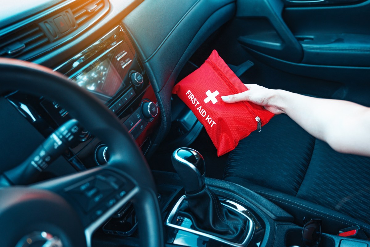 Botiquín de primeros auxilios: ¿Qué llevar en el auto? - Siempre Auto