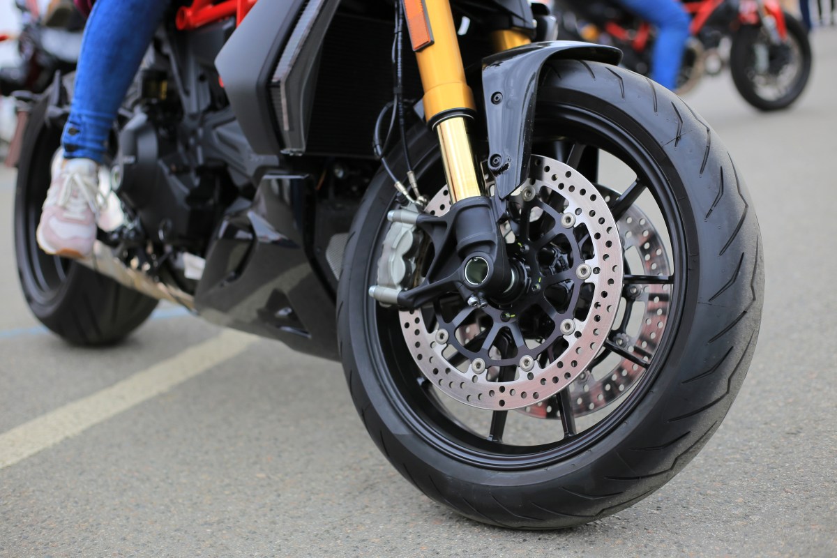 Cómo reconocer si una moto tiene ABS - Siempre Auto