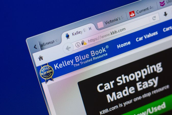 Libro Azul USA en español: cuánto vale tu carro en Kelley Blue Book ...