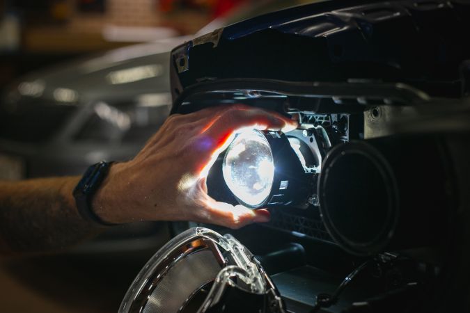 Por qué se quedan encendidas las luces de mi auto - Siempre Auto