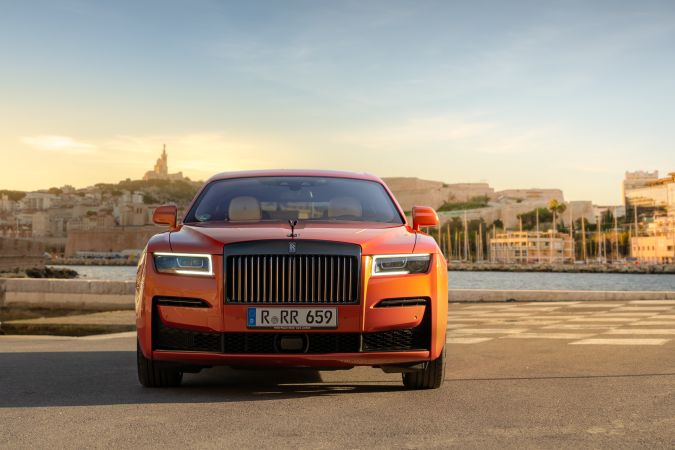 Rolls-Royce Ghost 2024: el automóvil de lujo perfecto en su simplicidad ...