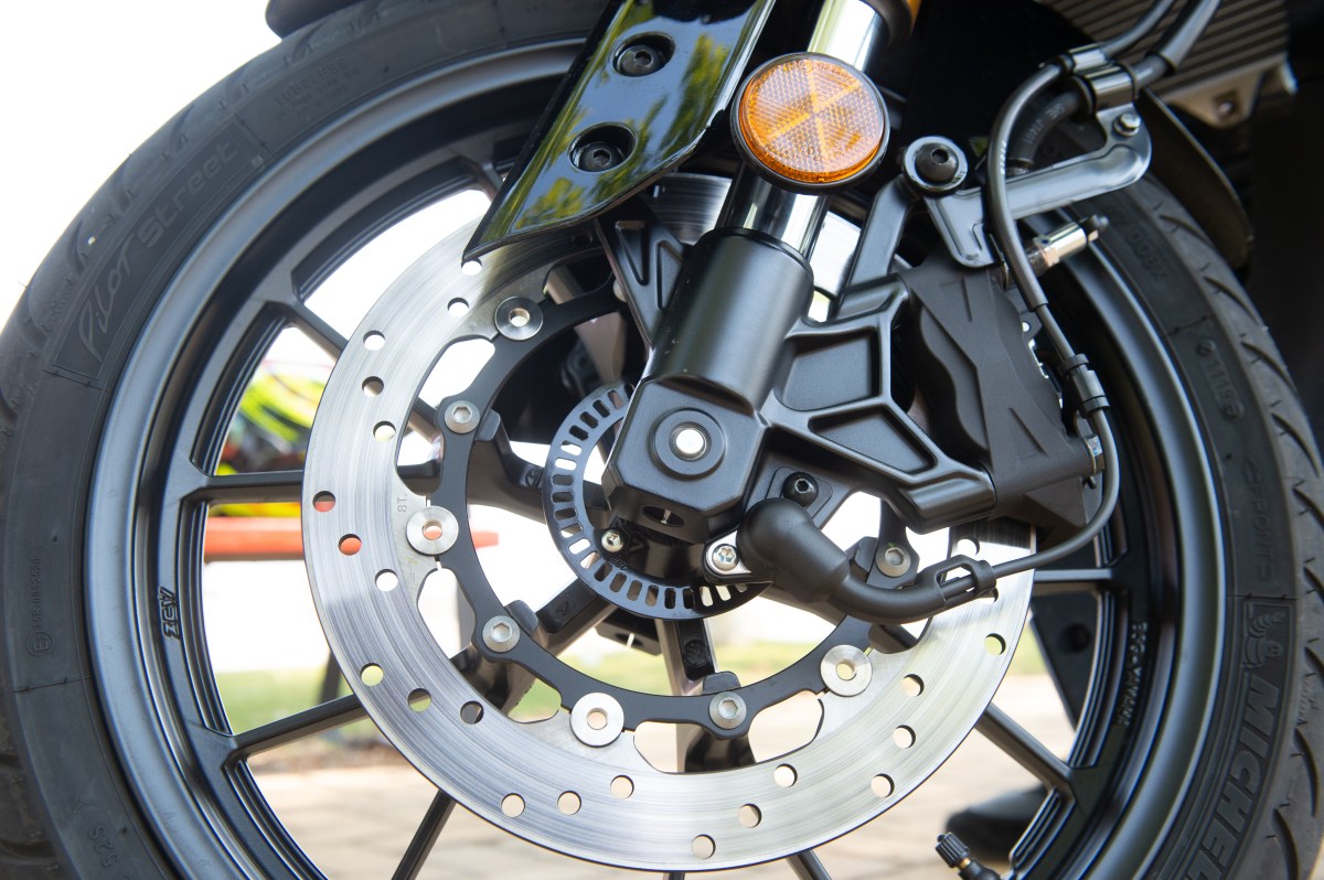 Frenos ABS en la moto: qué son y para qué sirven - Siempre Auto