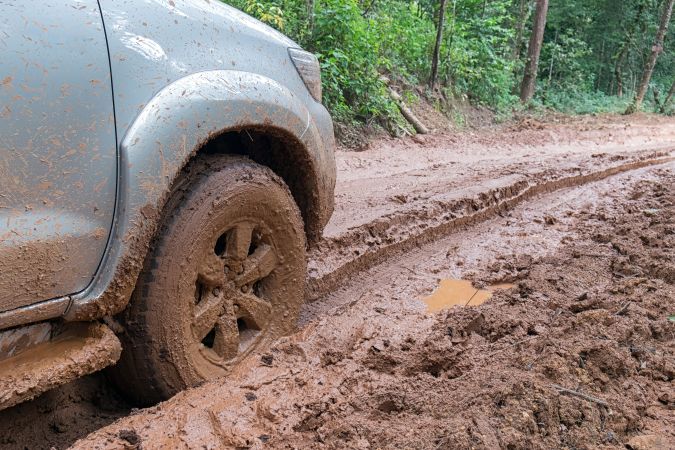 ¿Cómo sacar un carro del lodo? - Siempre Auto