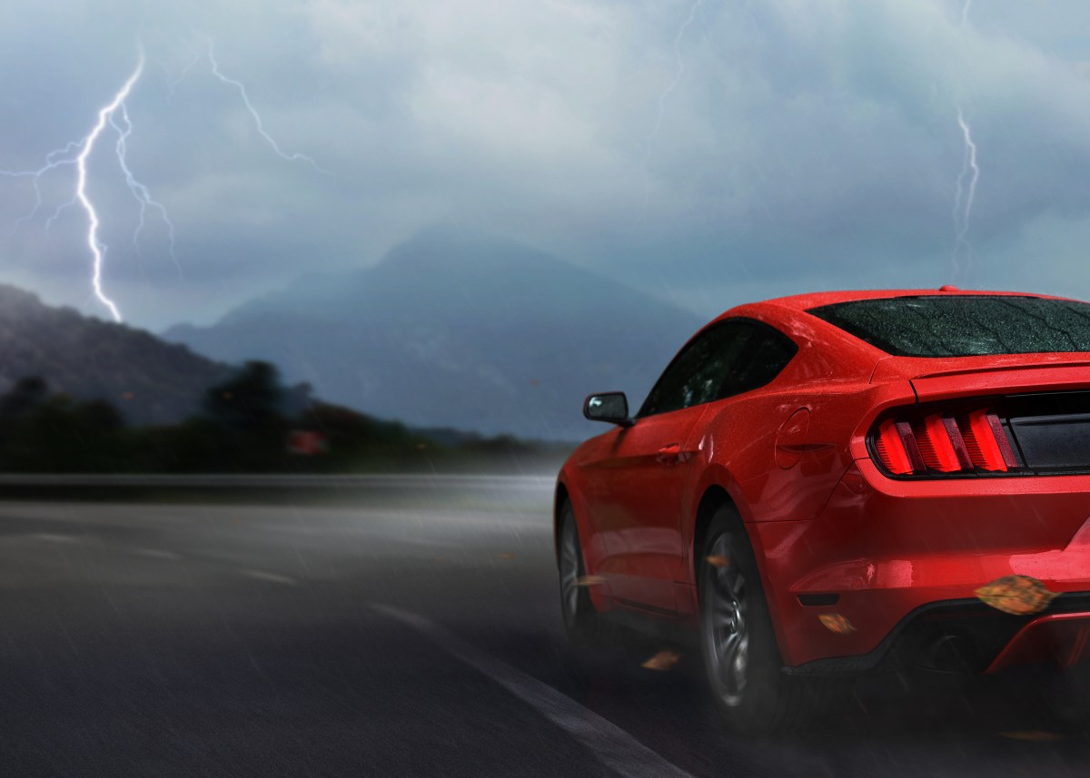 Qué hacer si te sorprende una tormenta eléctrica en el auto - Siempre Auto