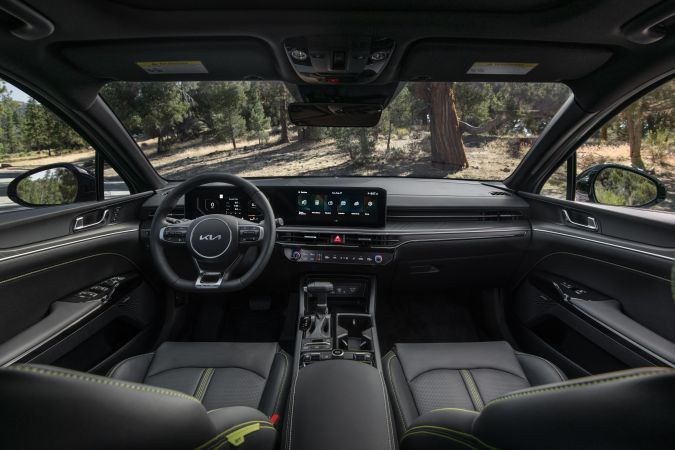 Kia K5 2025: sedán familiar de alto rendimiento - Siempre Auto