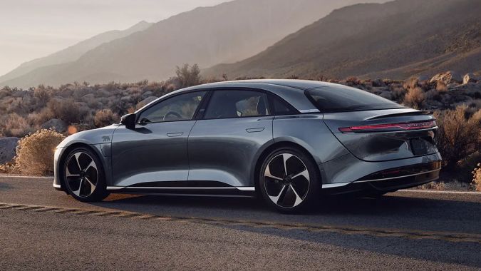Lucid Air Pure 2025: el carro eléctrico más eficiente del mundo ...