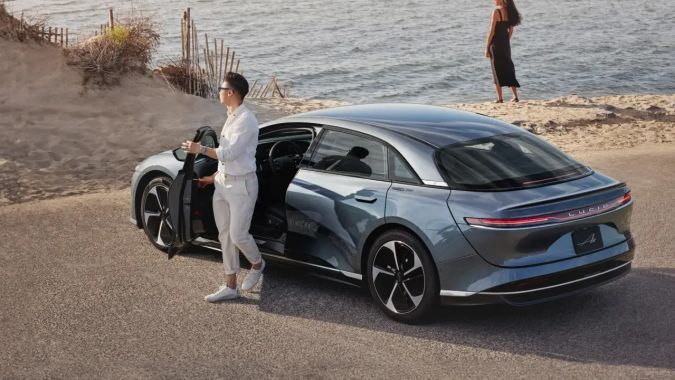Lucid Air Pure 2025: el carro eléctrico más eficiente del mundo ...