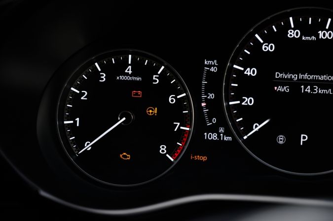 Qué causa las RPM altas en tu auto y cómo evitarlo - Siempre Auto