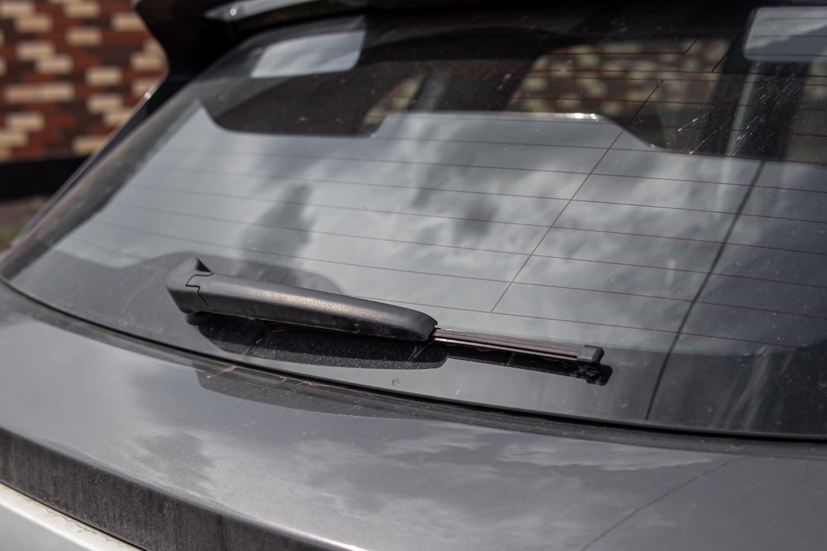 Qué son las lunas de carro: tipos y funciones del vidrio trasero ...