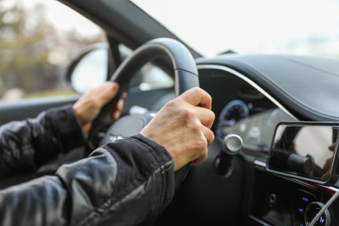 Cómo ajustar la altura del volante del carro - Siempre Auto