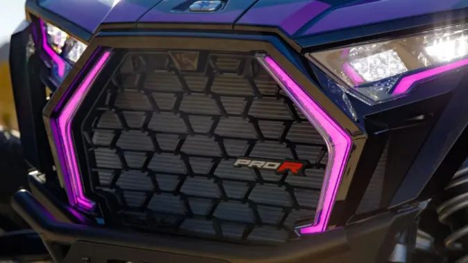 Polaris RZR Pro R Race Replica LE 2025: prueba extrema en las dunas de ...