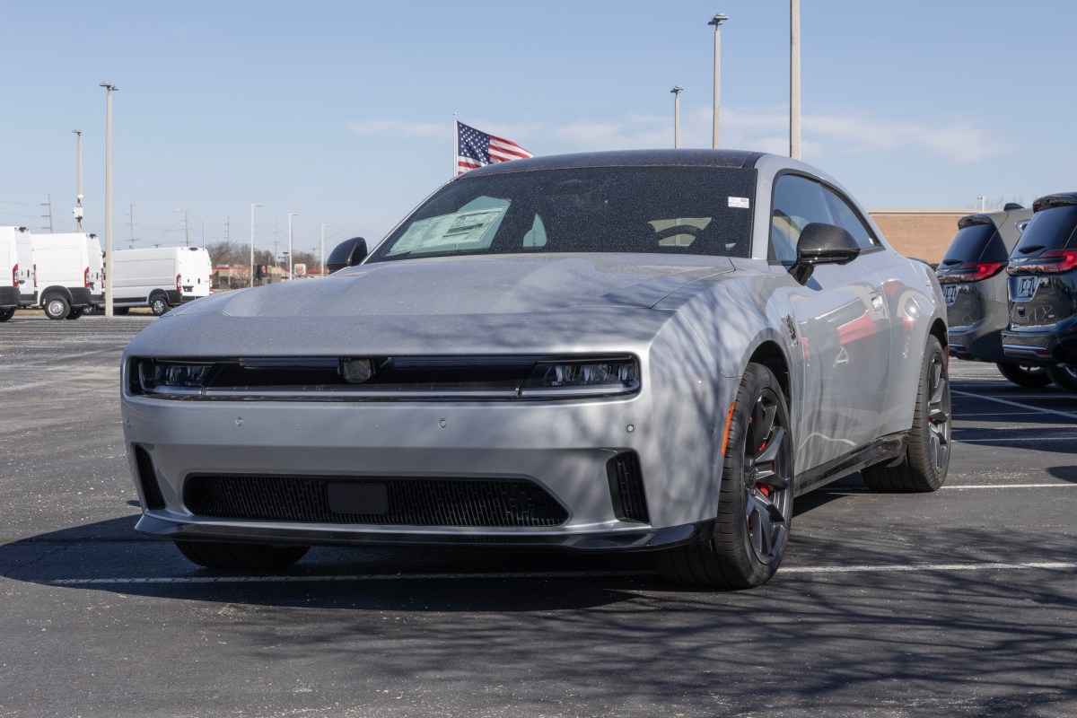 Dodge lo hizo otra vez: el Charger EV es más rápido que el Hellcat ...