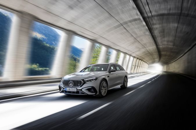 Mercedes-AMG E53 PHEV 2026: 604 CV en formato familiar - Siempre Auto