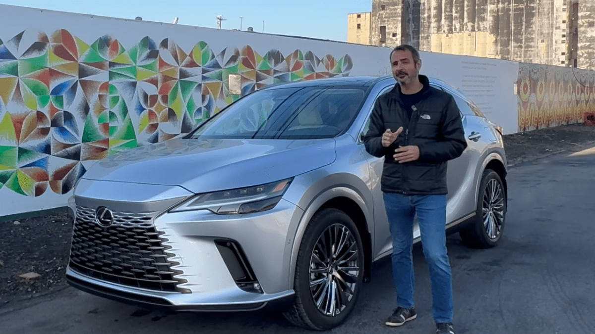 Video exclusivo: análisis y prueba de manejo del Lexus RX 450h+ Luxury ...