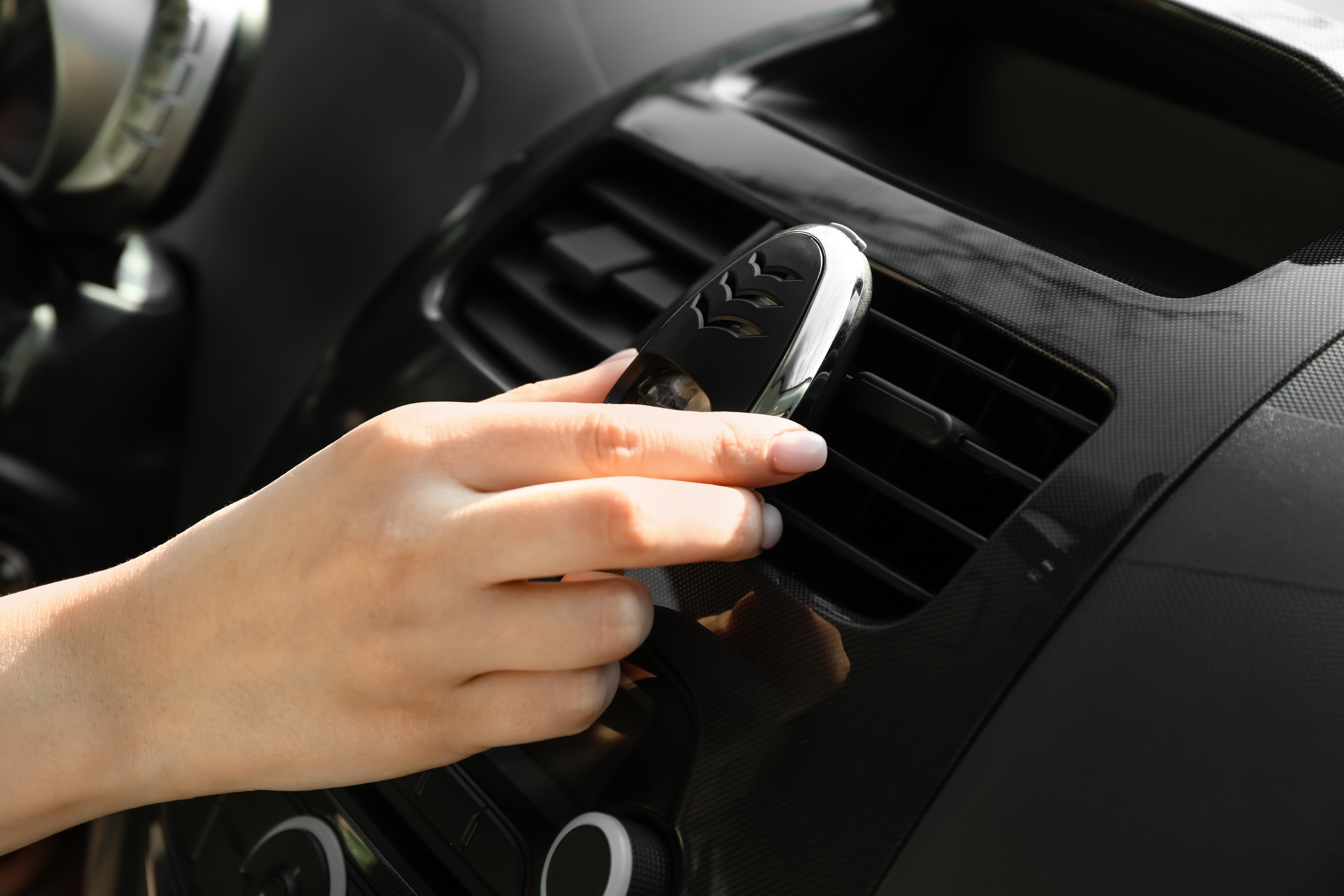 Los mejores eliminadores de olor para carro - Siempre Auto